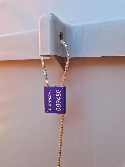 Bezpečnostní plomba kovová :: www.VolebniServis.cz